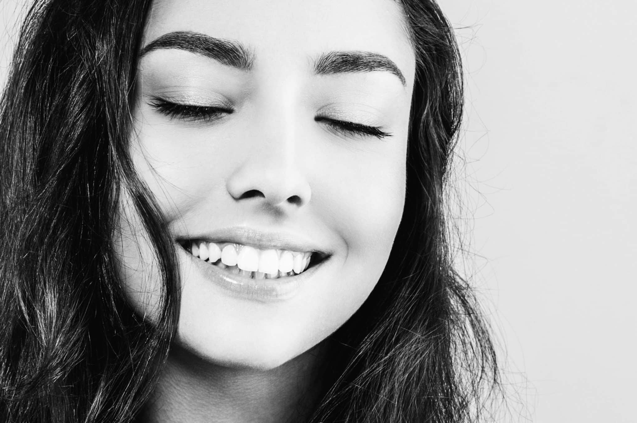 Comment améliorer son sourire ? | Aligneurs Français